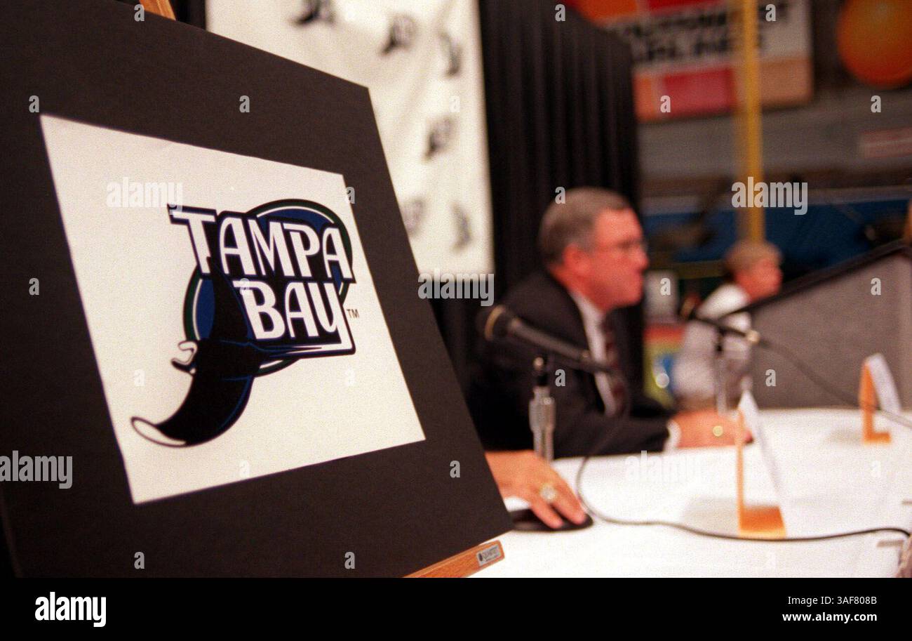 SP.113463.- - DELIVER TO:.sports.- -.11/16/2000.- -.st pete.- -.CAPTION ...