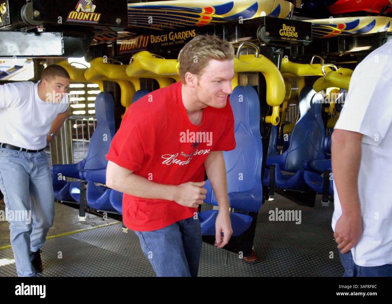TP 130971 - - DELIVER TO: Sports - - 11/6/2001 - - Tampa - - CAPTION ...