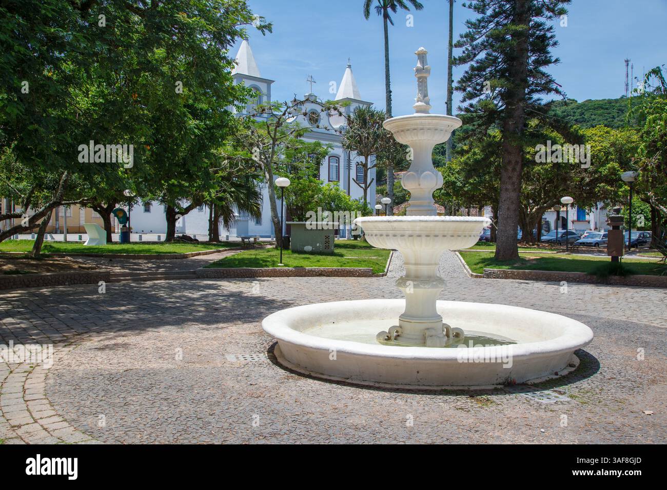 Historical Fountain and Santo Antonio dos Anjos church colonial ...