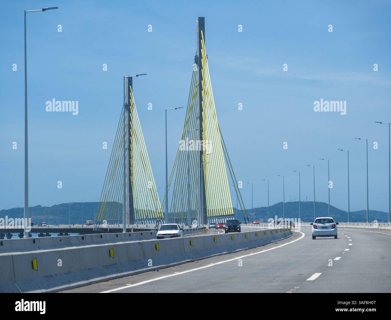 The beautiful Anita Garibaldi cable-stayed bridge over Imarui Lake ...