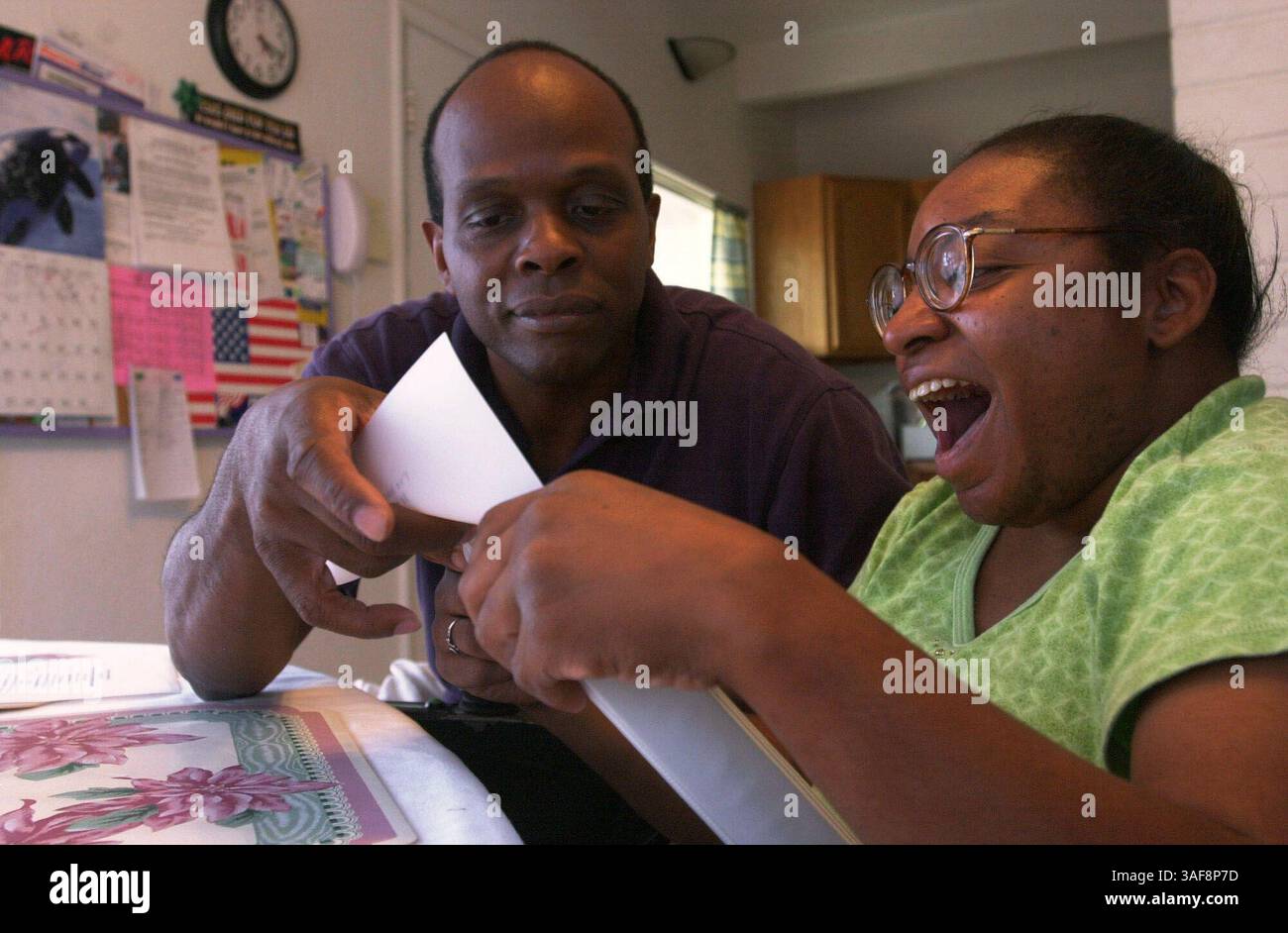 SP 140666 - - DELIVER TO: FLO - - 6/12/2002 - - ST. PETE CAPTION INFO ...