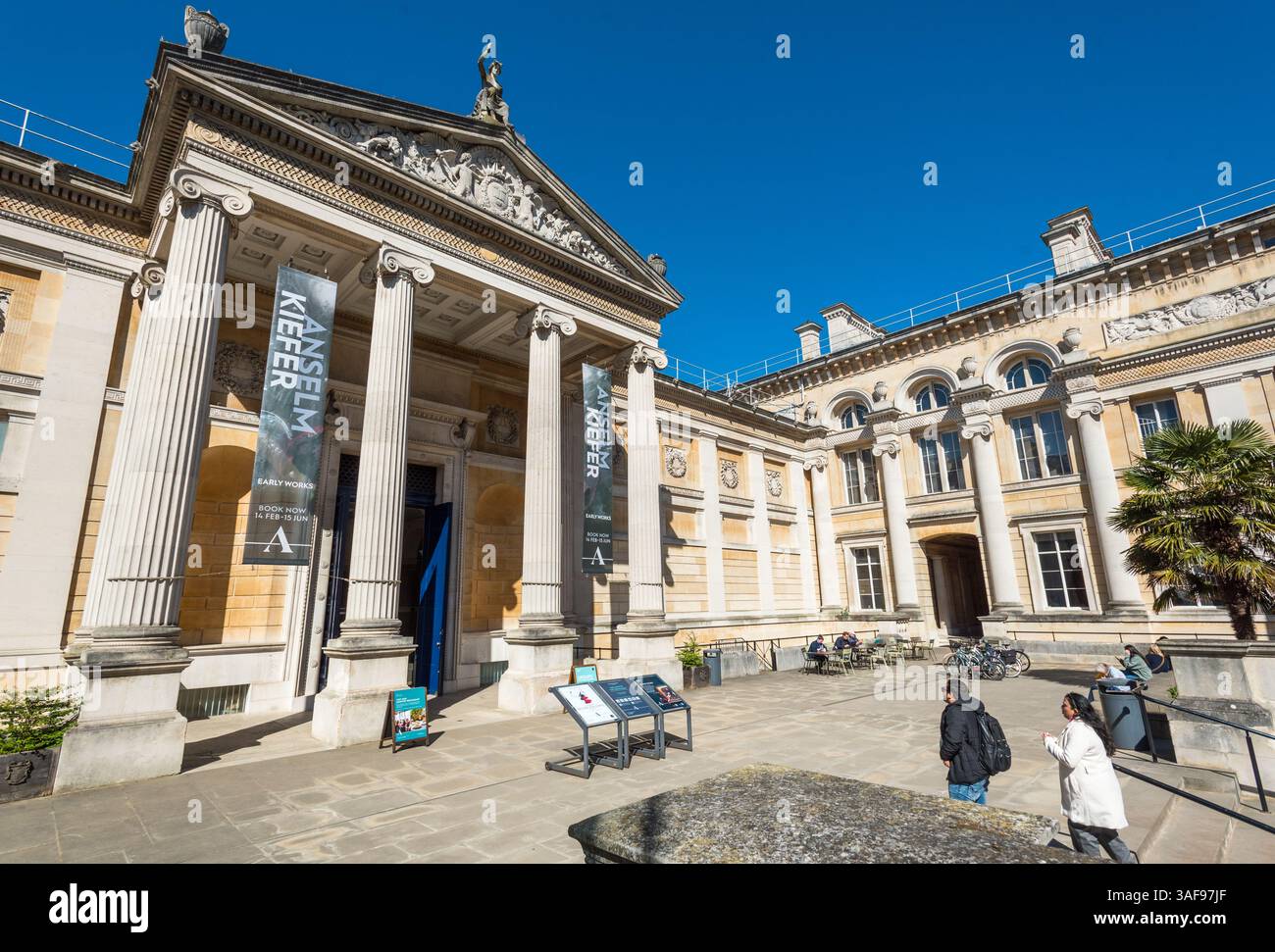 Front view of Asmolean Museum, Oxford, United Kingdom Stock Photo - Alamy