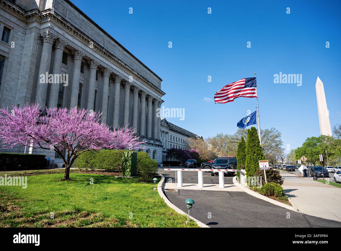Level of public buildings hi-res stock photography and images - Alamy