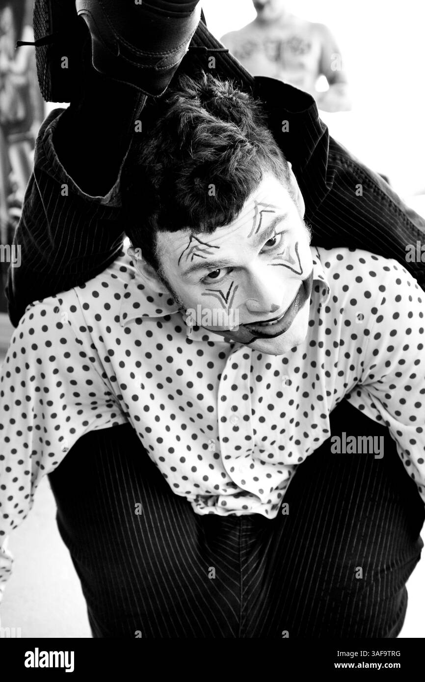 Contortionist image Black and White Stock Photos & Images - Alamy