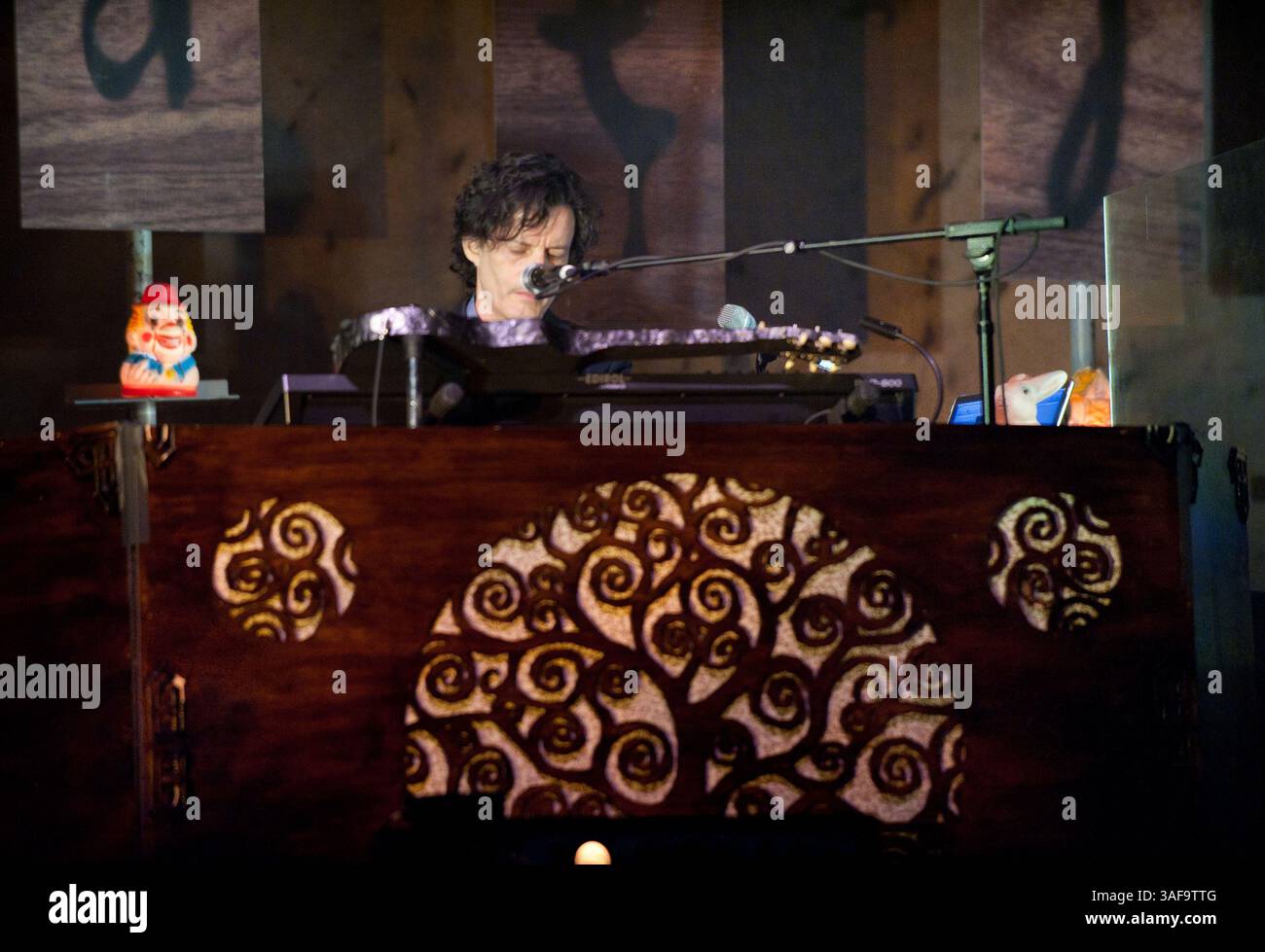 Jul 29, 2009 - Miami Beach, Florida, U.S. - The band Crowded House ...