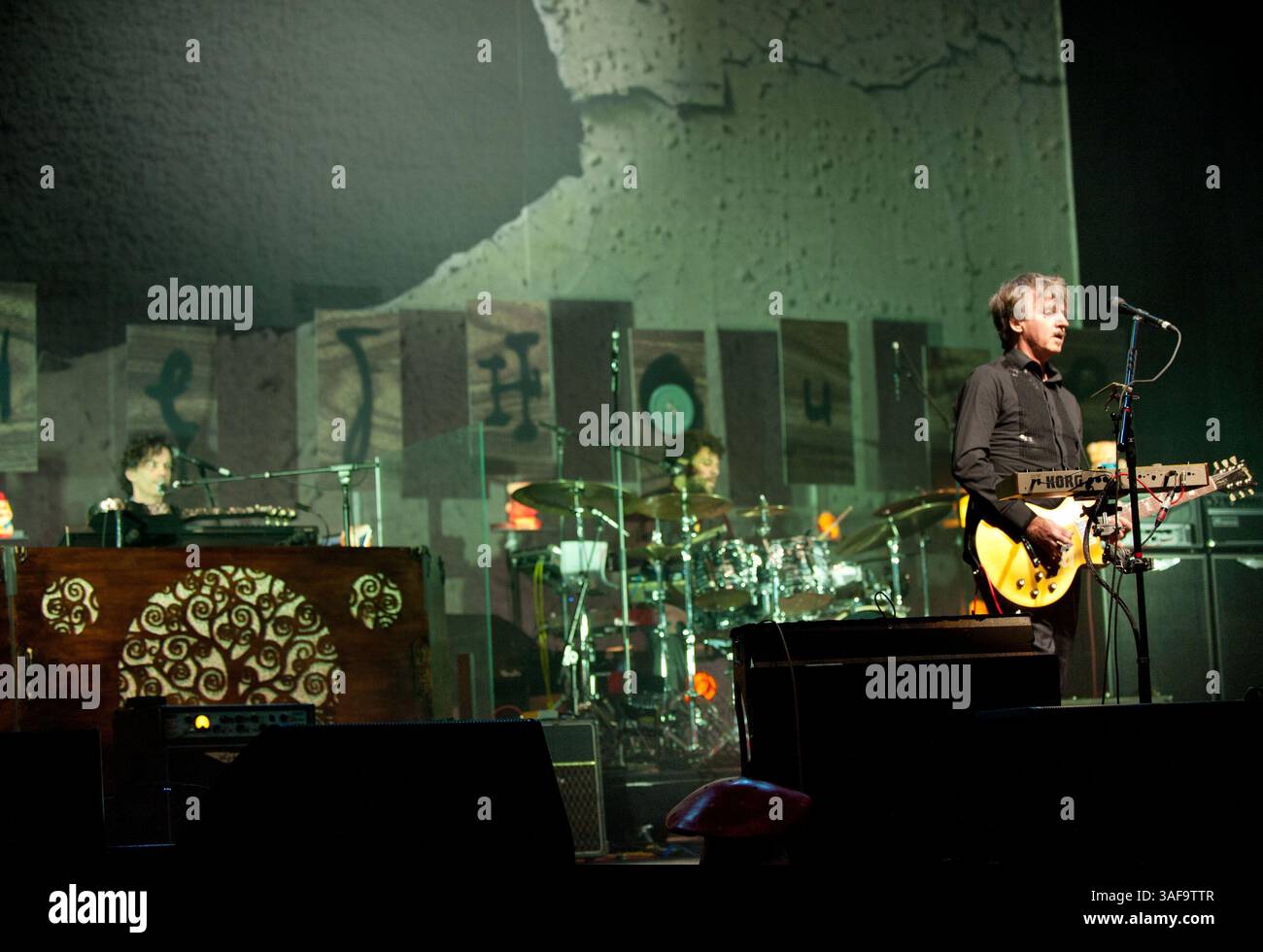 Jul 29, 2009 - Miami Beach, Florida, U.S. - Singer NEIL FINN as the ...