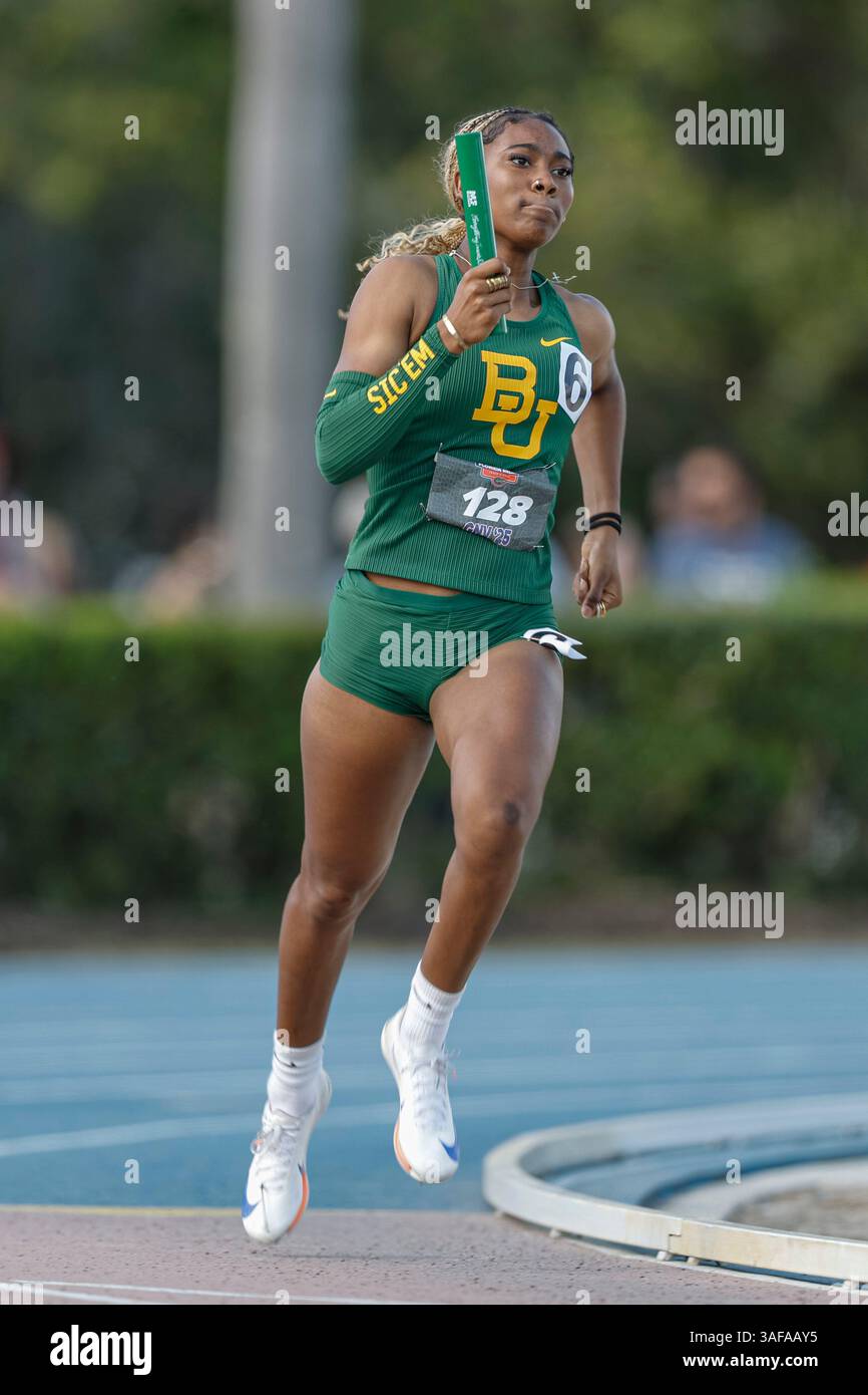 Gainesville, FL. USA; Tiriah Kelley of Baylor University has the lead ...