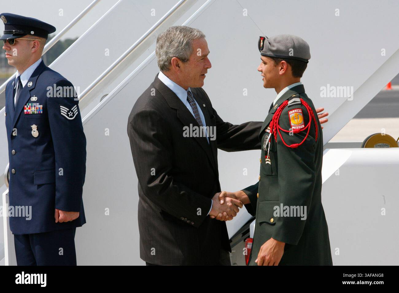 1 of .CAPTION: (TAMPA - 05/01/07): (1) President Bush greets Daniel ...