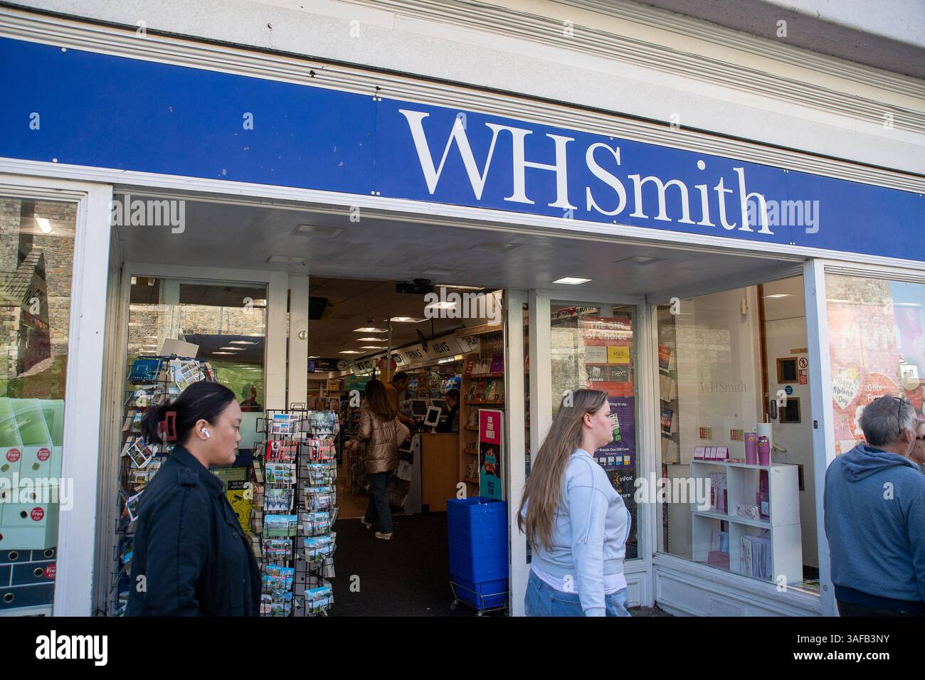 Windsor, Berkshire, UK. 29th March, 2025. A WHSmith store in Windsor ...