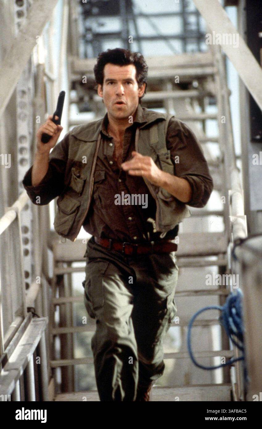 Pierce brosnan james bond golden eye hi-res stock photography and ...