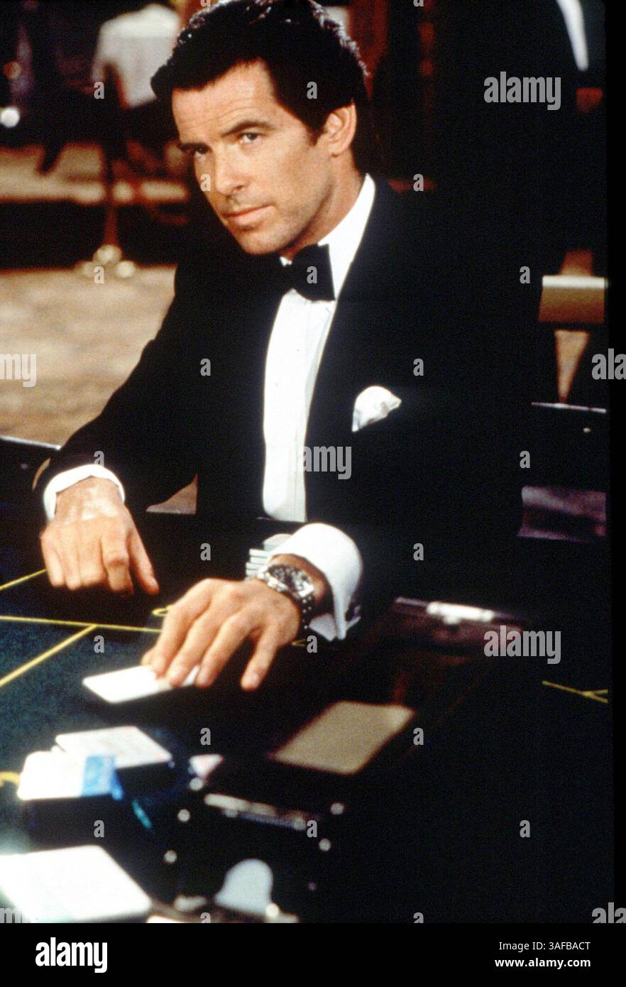 Pierce brosnan james bond golden eye hi-res stock photography and ...