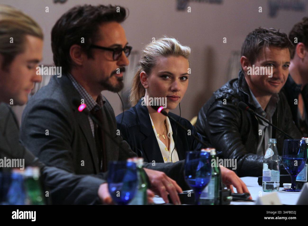 April 17, 2012 - Moscow, Russia - Cast ROBERT DOWNEY JR, SCARLETT ...