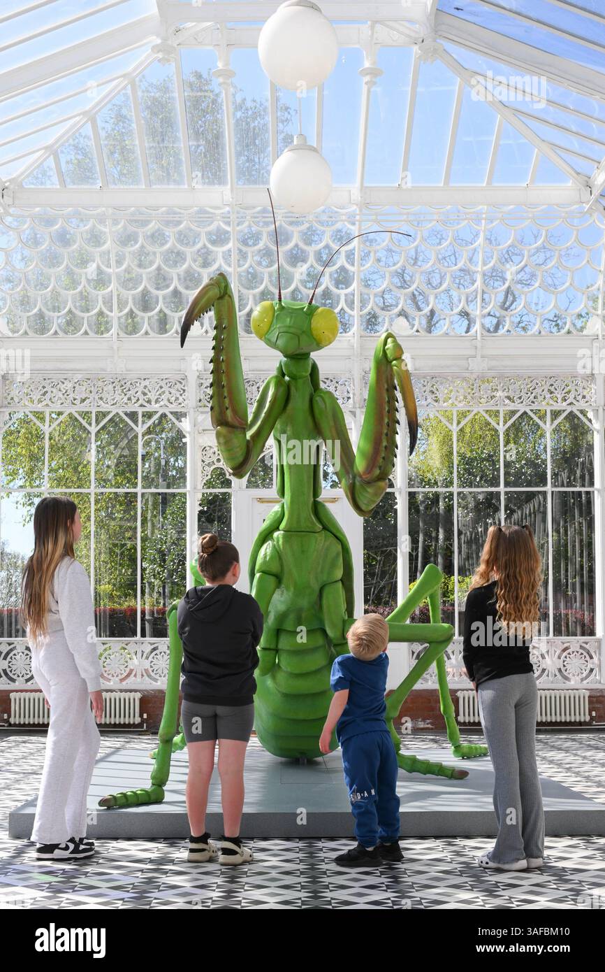 EDITORIAL USE ONLY Summa, 11, Monroe, 7, Sonny, 3, Marni, 7 attend the ...