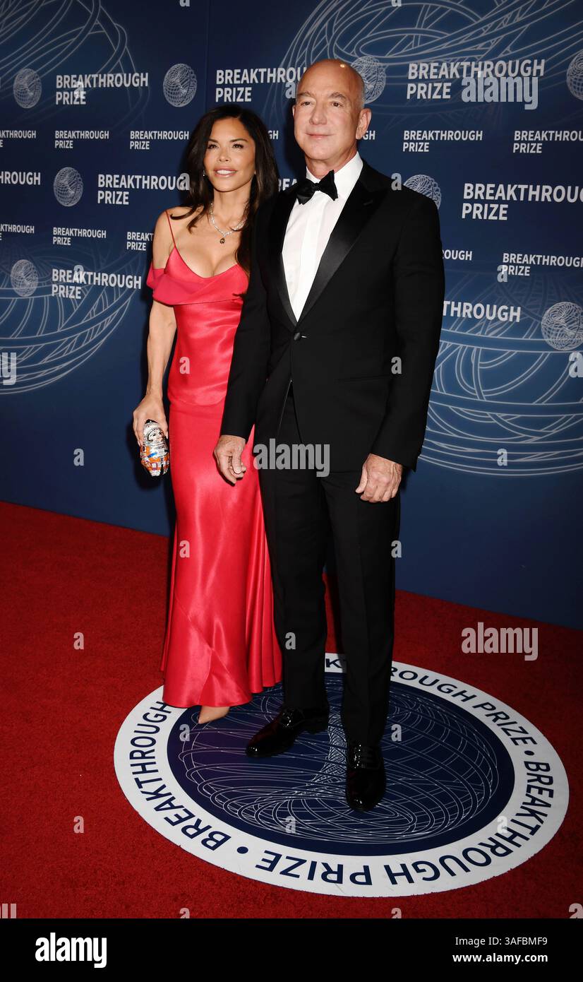 SANTA MONICA, CALIFORNIA - APRIL 05: Lauren Sanchez and Jeff Bezos ...