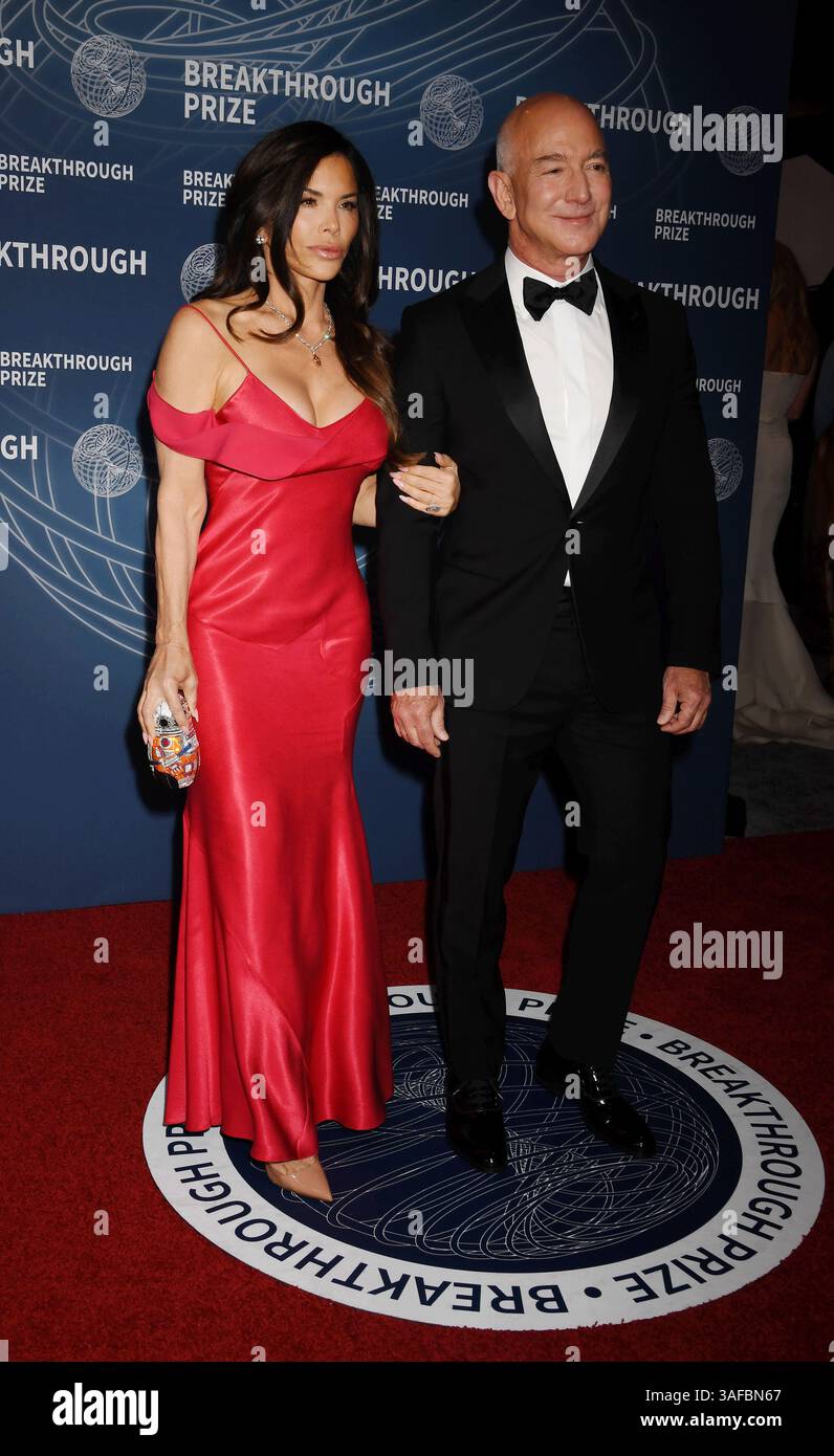 SANTA MONICA, CALIFORNIA - APRIL 05: Lauren Sanchez and Jeff Bezos ...