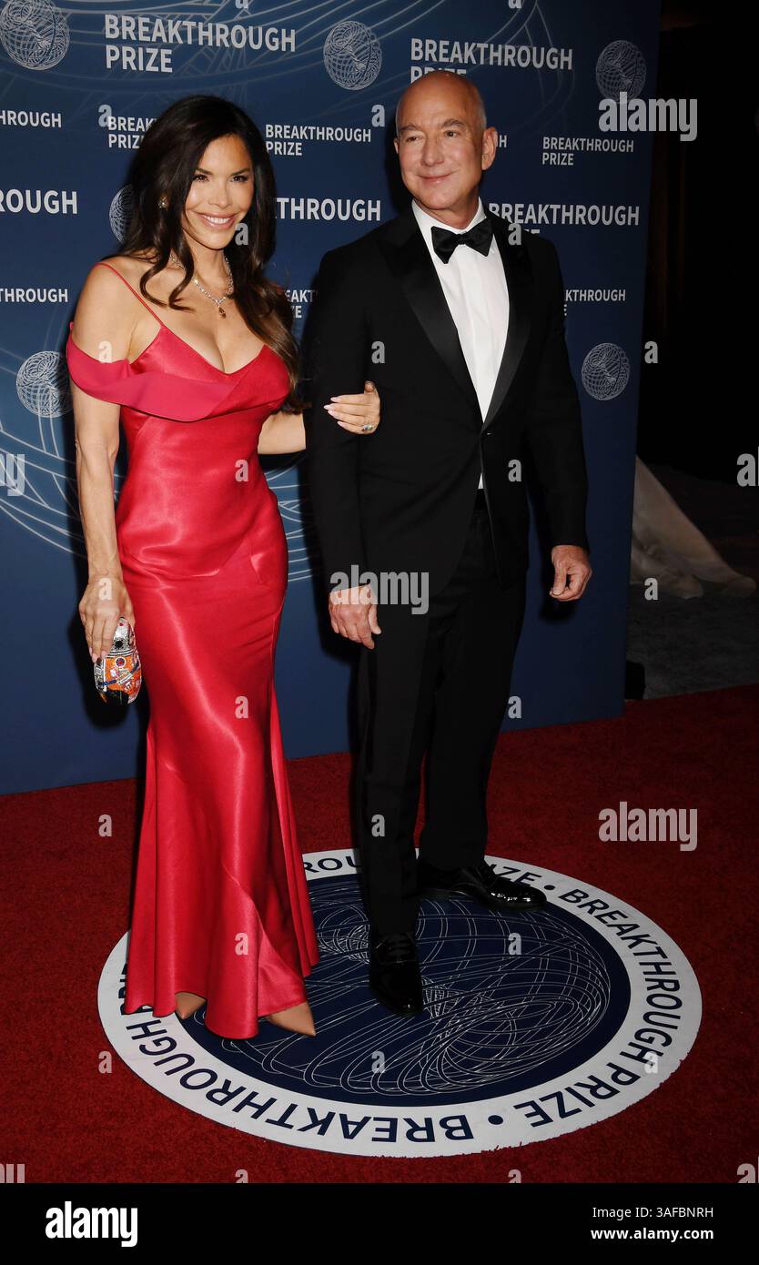 SANTA MONICA, CALIFORNIA - APRIL 05: Lauren Sanchez and Jeff Bezos ...