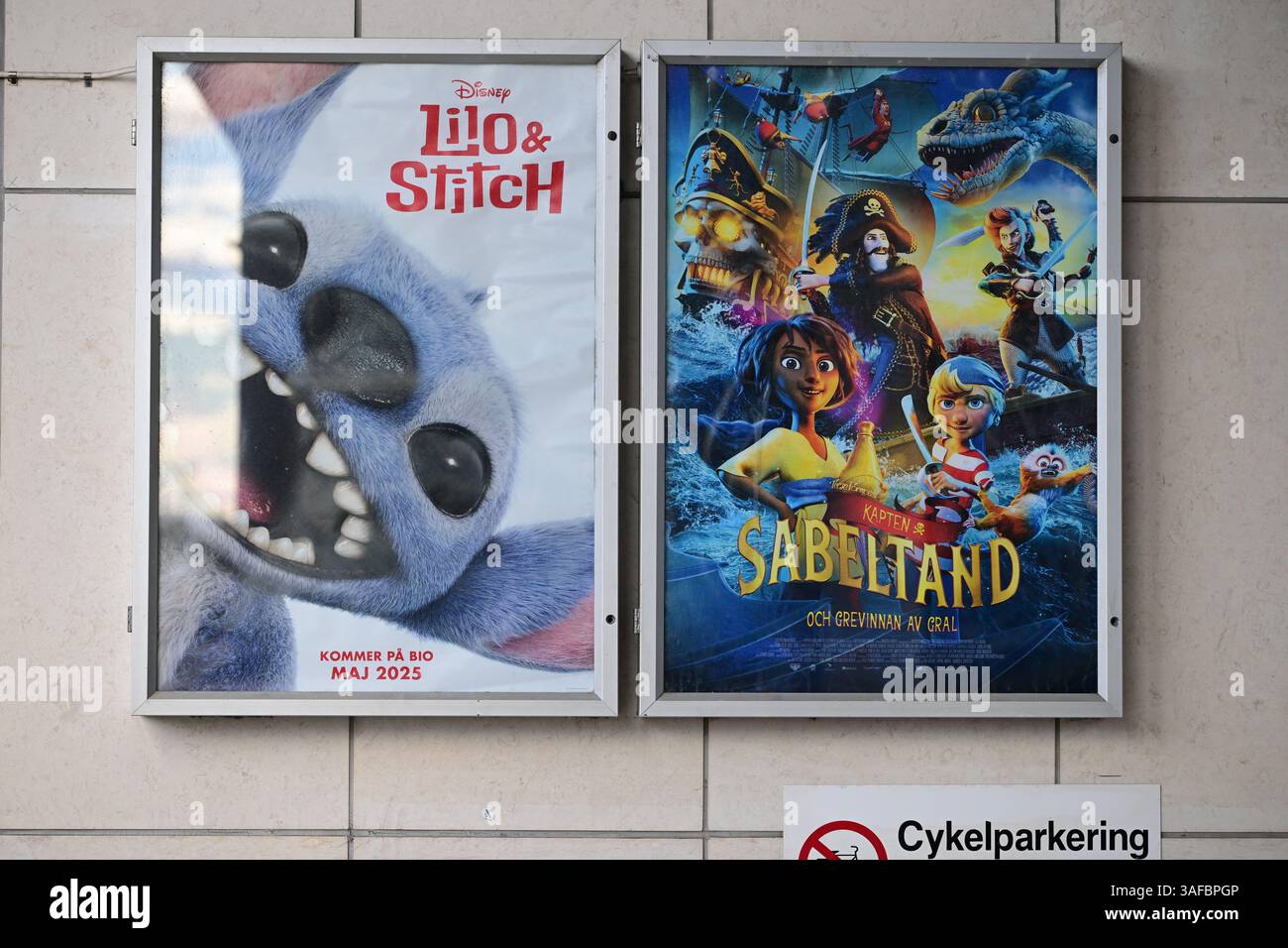 Lilo and stitch 2025 hi-res stock photography and images - Alamy