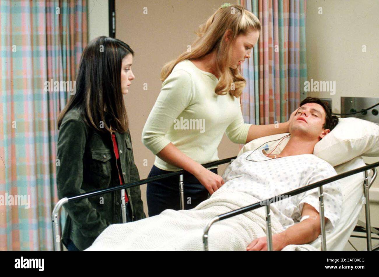 Mar 10, 2001; Hollywood, California, USA; WB's hit TV series 'Roswell ...