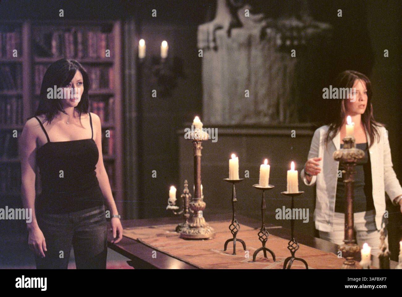 Charmed holly marie combs hi-res stock photography and images - Alamy