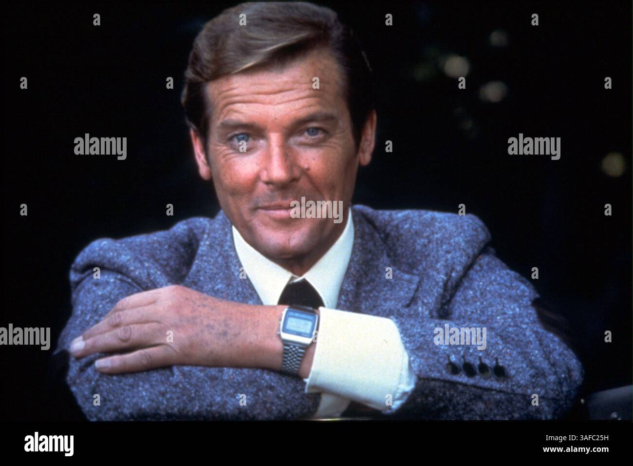 May 10, 2002; Hollywood, CA, USA; Actor ROGER MOORE as James Bond, 007 ...