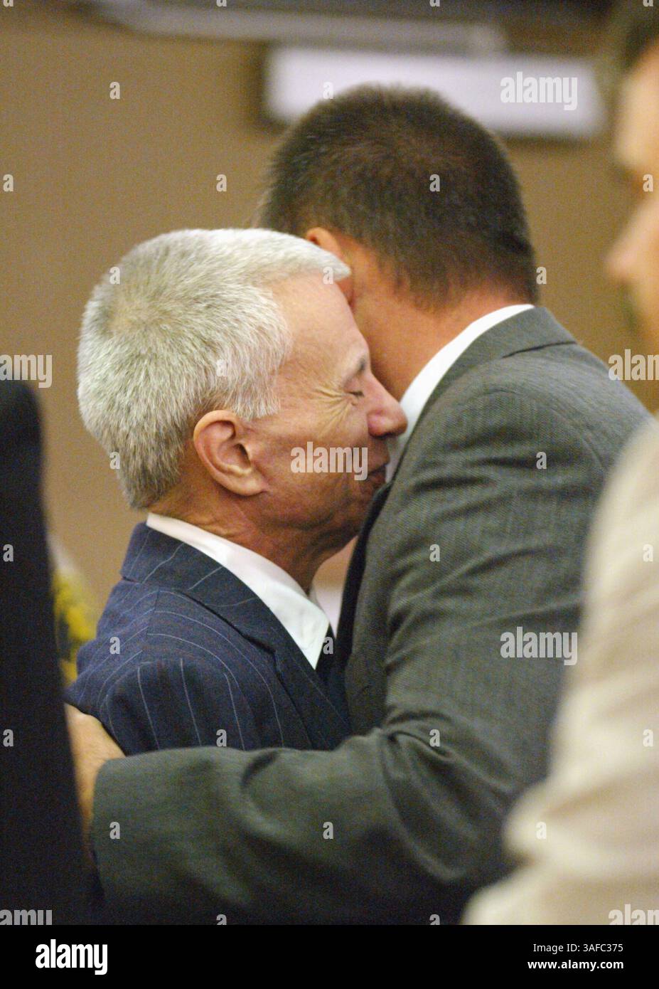 Mar 27, 2003; Van Nuys, CA, USA; Actor ROBERT BLAKE sits in the court ...