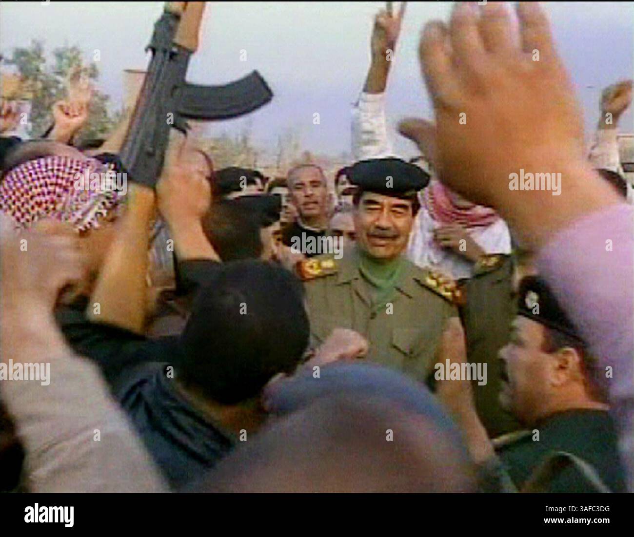 Us 2003 baghdad television hi-res stock photography and images - Alamy