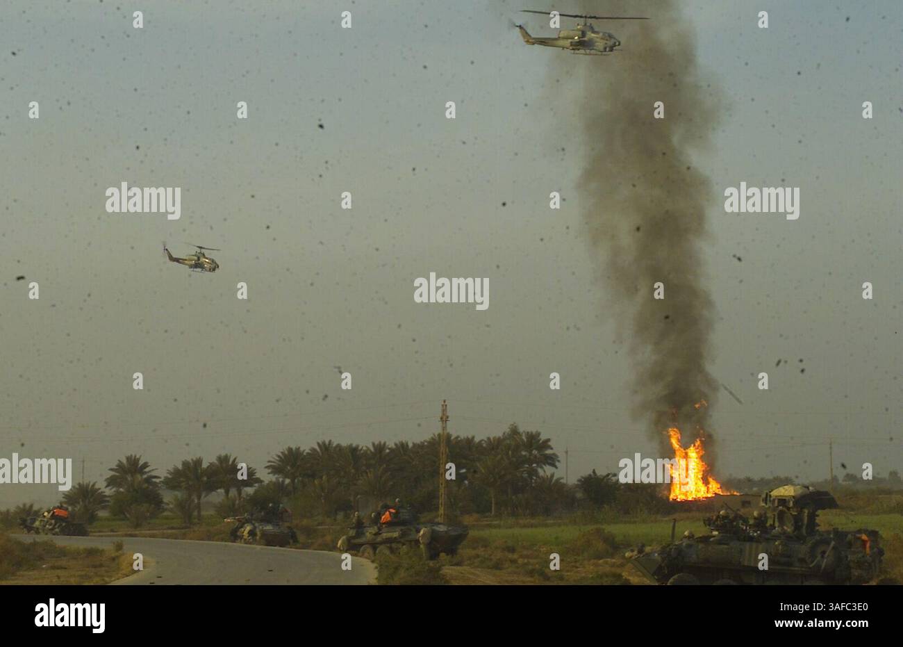 Iraq 2003 1st light armored reconnaissance battalion (lar) hi-res stock ...
