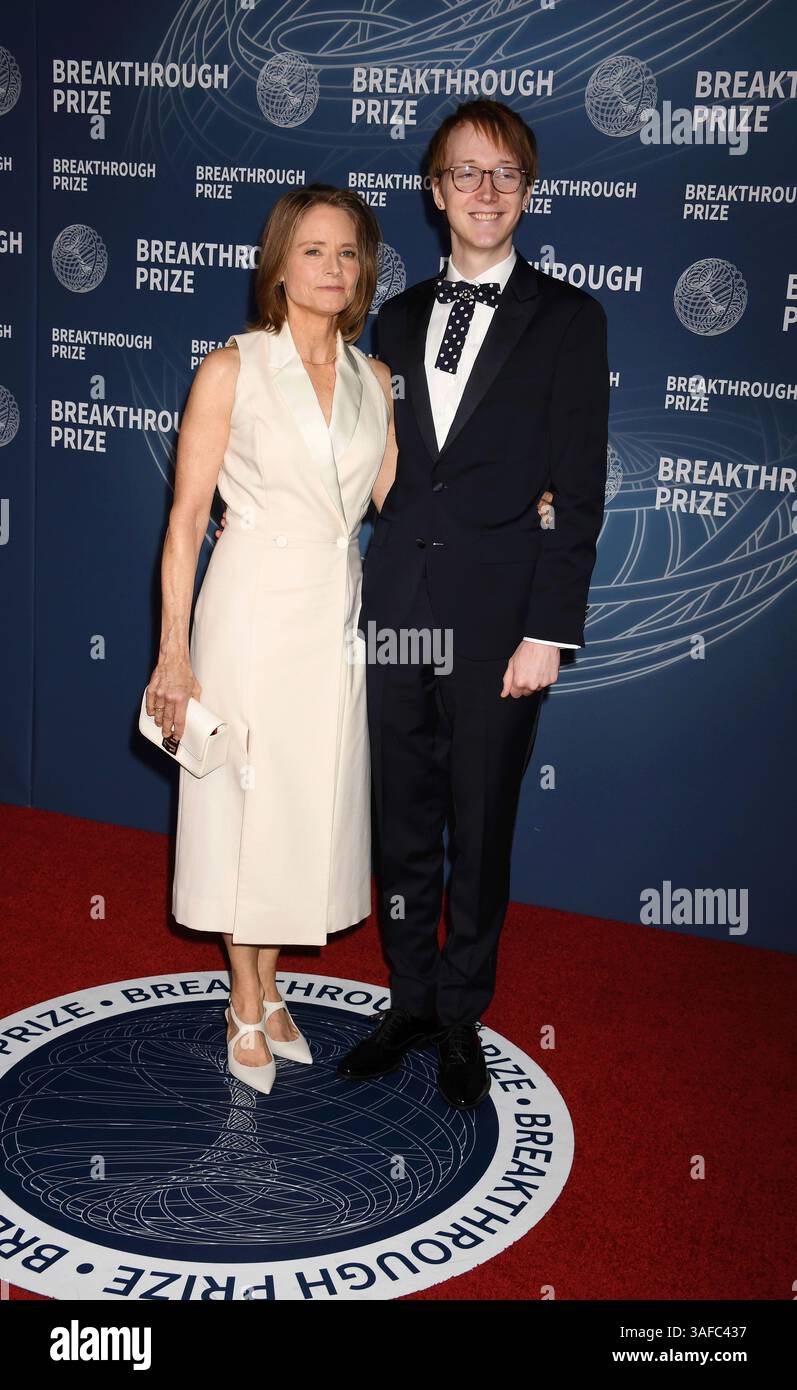 SANTA MONICA, CALIFORNIA - APRIL 05: Jodie Foster and Kit Bernard ...