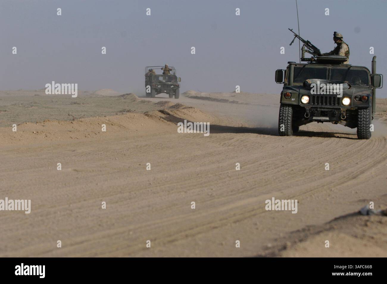 Military convoys in the desert hi-res stock photography and images - Alamy