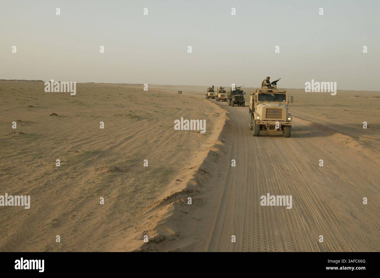 Military convoys in the desert hi-res stock photography and images - Alamy