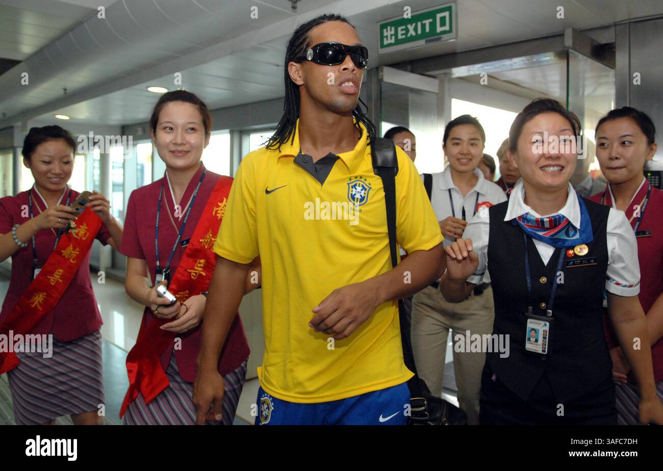 Ronaldinho 2008 brasil hi-res stock photography and images - Alamy