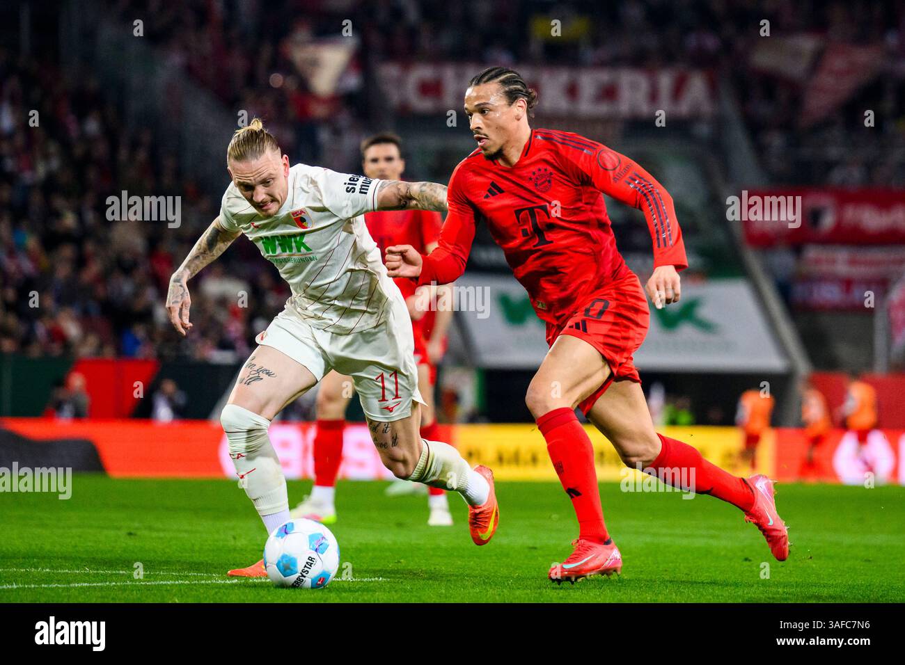 04 April 2025, Bavaria, Augsburg: Soccer: Bundesliga, FC Augsburg ...