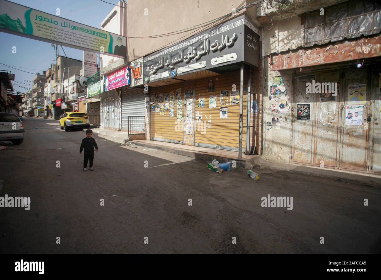 Nablus, Palestine. 07th Apr, 2025. A child walks at a closed market in ...
