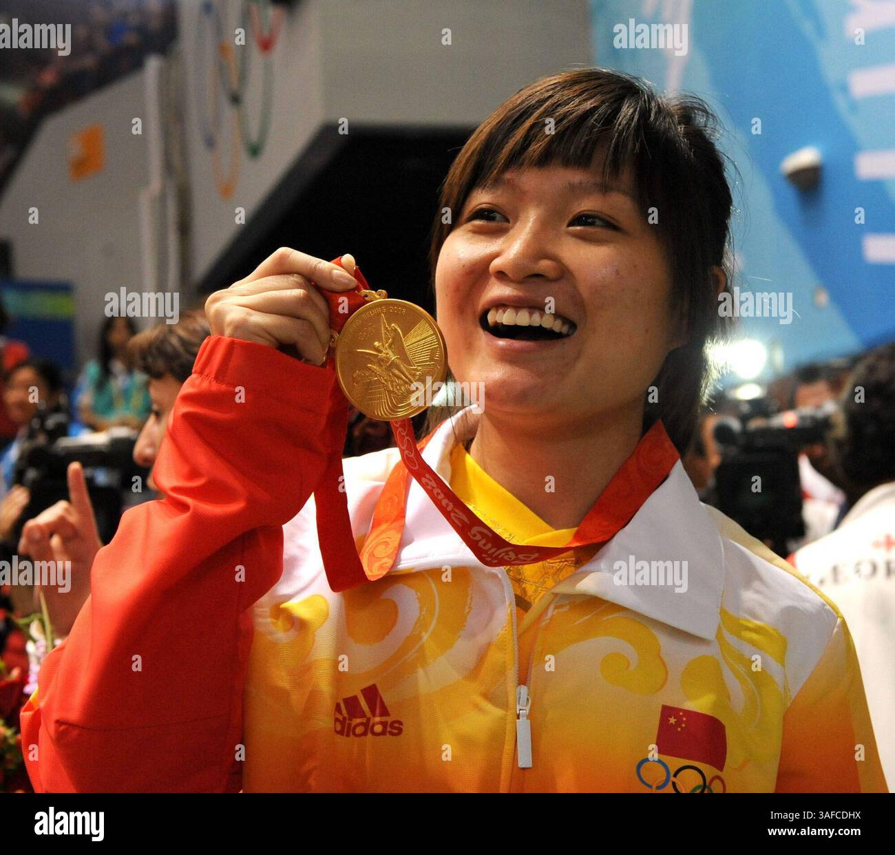 Aug 10, 2008 - Beijing, China - Gold medalist GUO WENJUN of China shows ...