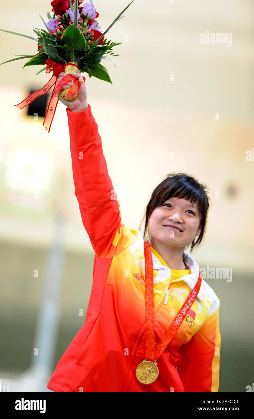 Aug 10, 2008 - Beijing, China - GUO WENJUN of China waves to spectators ...