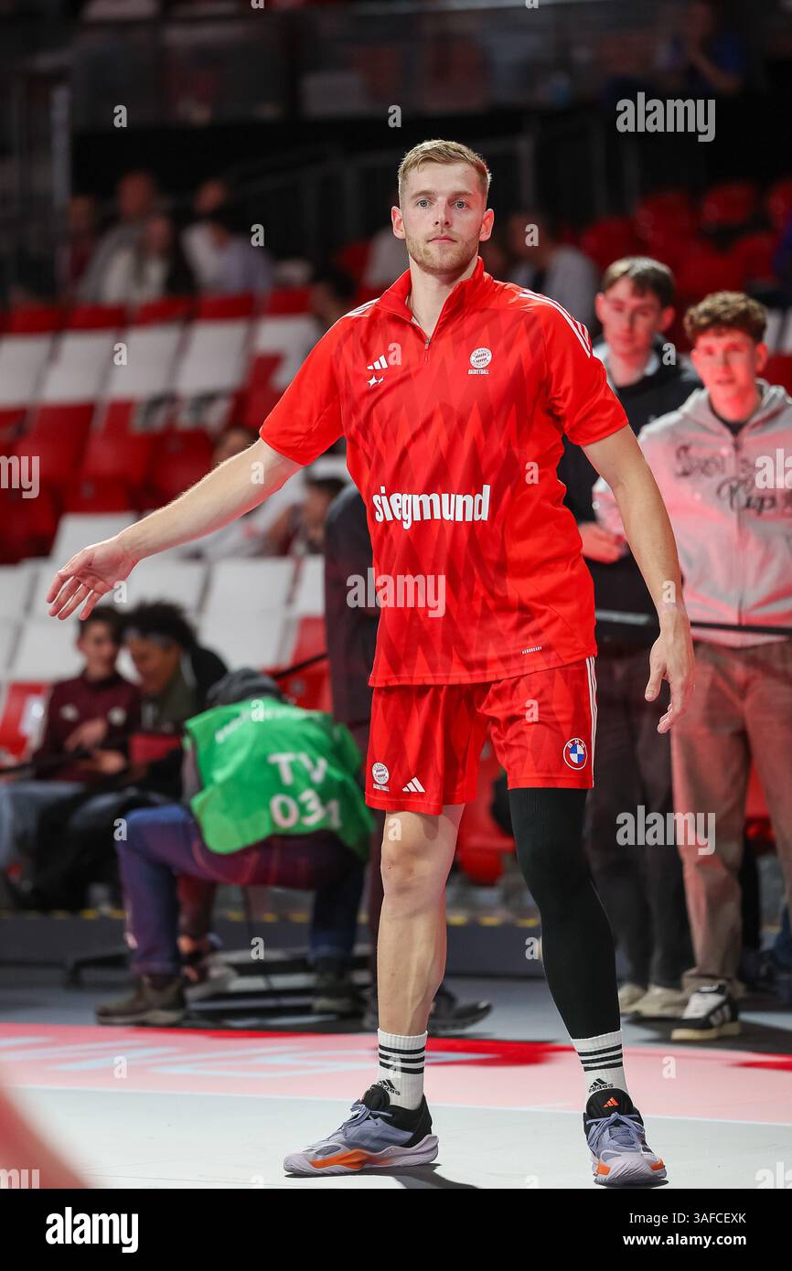 Muenchen, Deutschland. 06th Apr, 2025. Jack White (FC Bayern Basketball ...