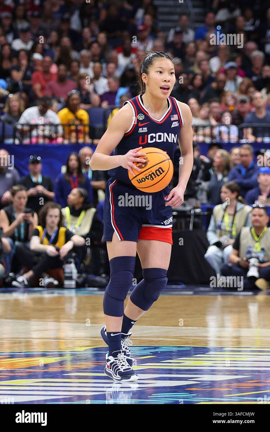 TAMPA, FL - APRIL 06: UConn Huskies guard Kaitlyn Chen (20) in action ...