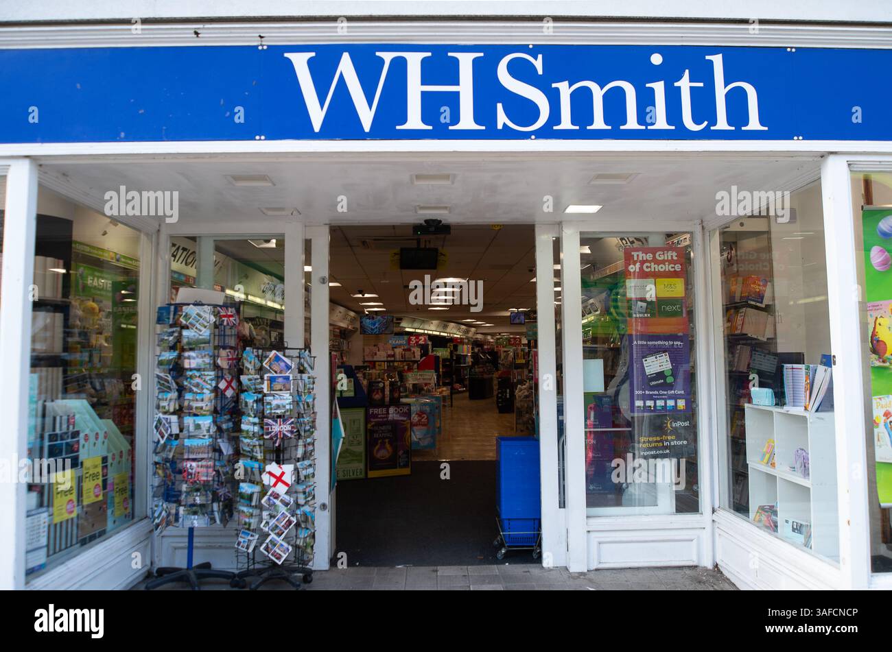 Windsor, Berkshire, UK. 4th April, 2025. A WHSmith store in Windsor ...
