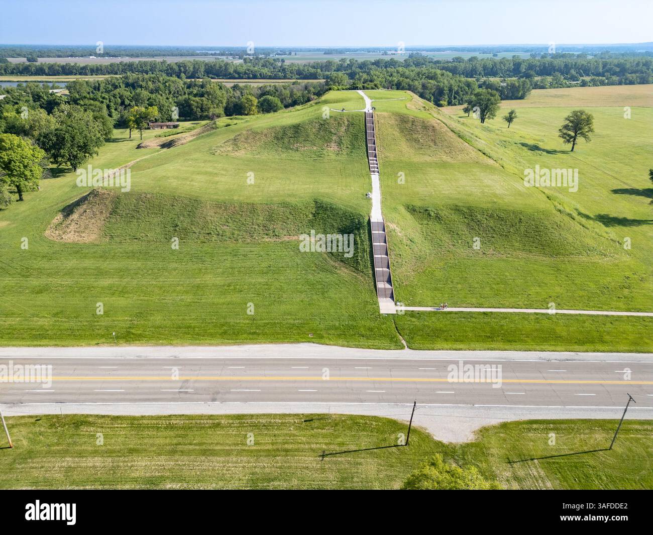 Cahokia mounds hi-res stock photography and images - Alamy