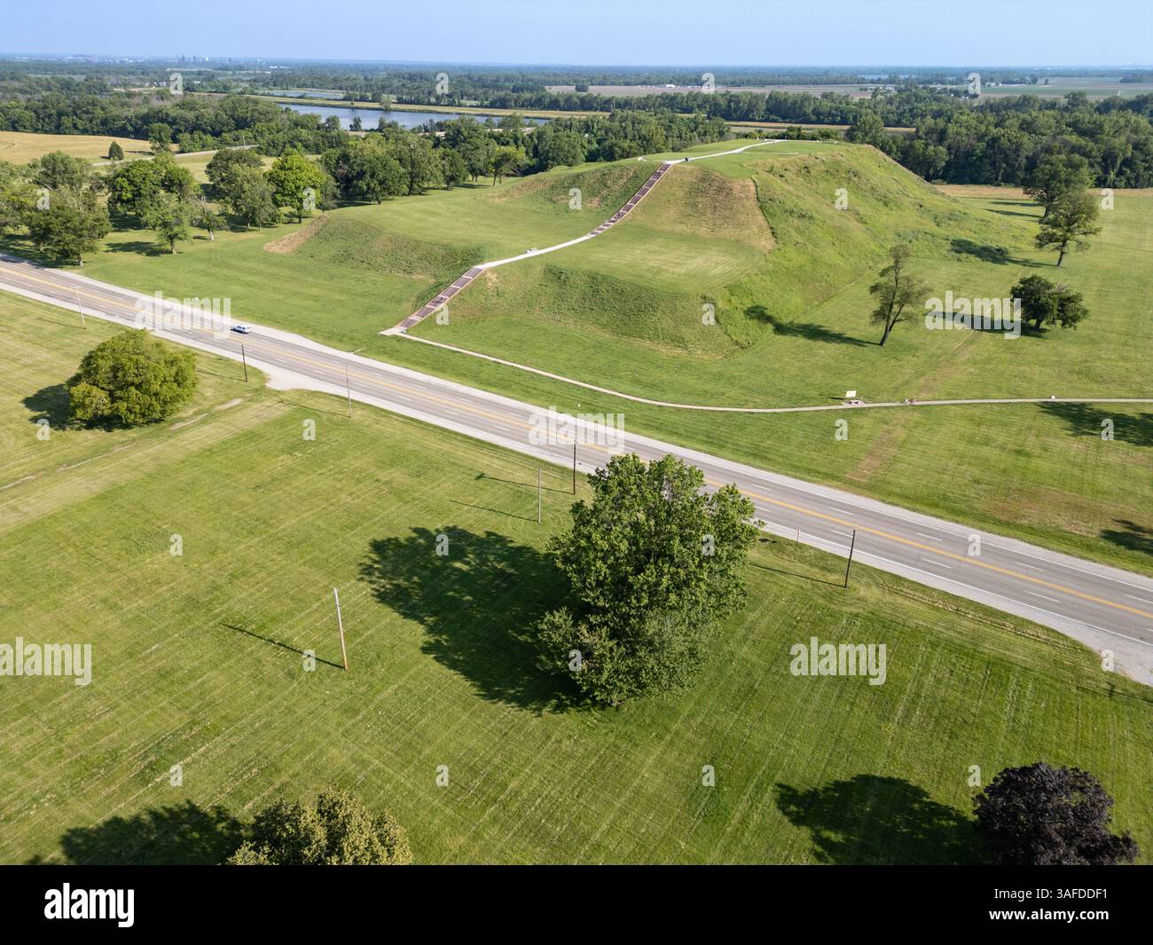 Monks Mound, Cahokia Mounds, Collinsville, IL 62234 Stock Photo - Alamy