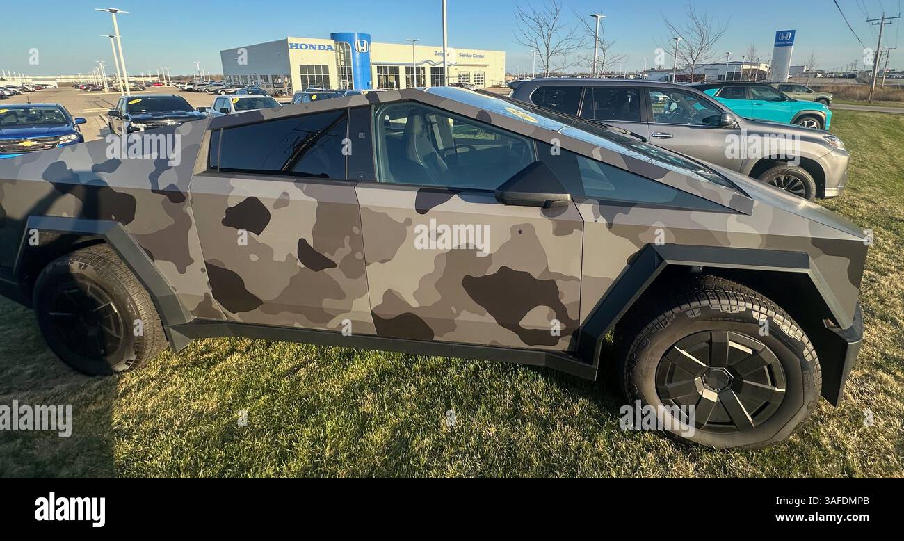 Mount Pleasant, Wisconsin, USA. 6th Apr, 2025. A 2024 Tesla Cybertruck ...