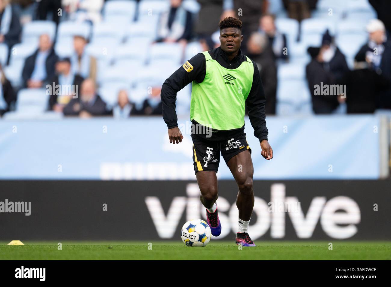 250407 Elfsborgs Terry Yegbe inför fotbollsmatchen i Allsvenskan mellan ...