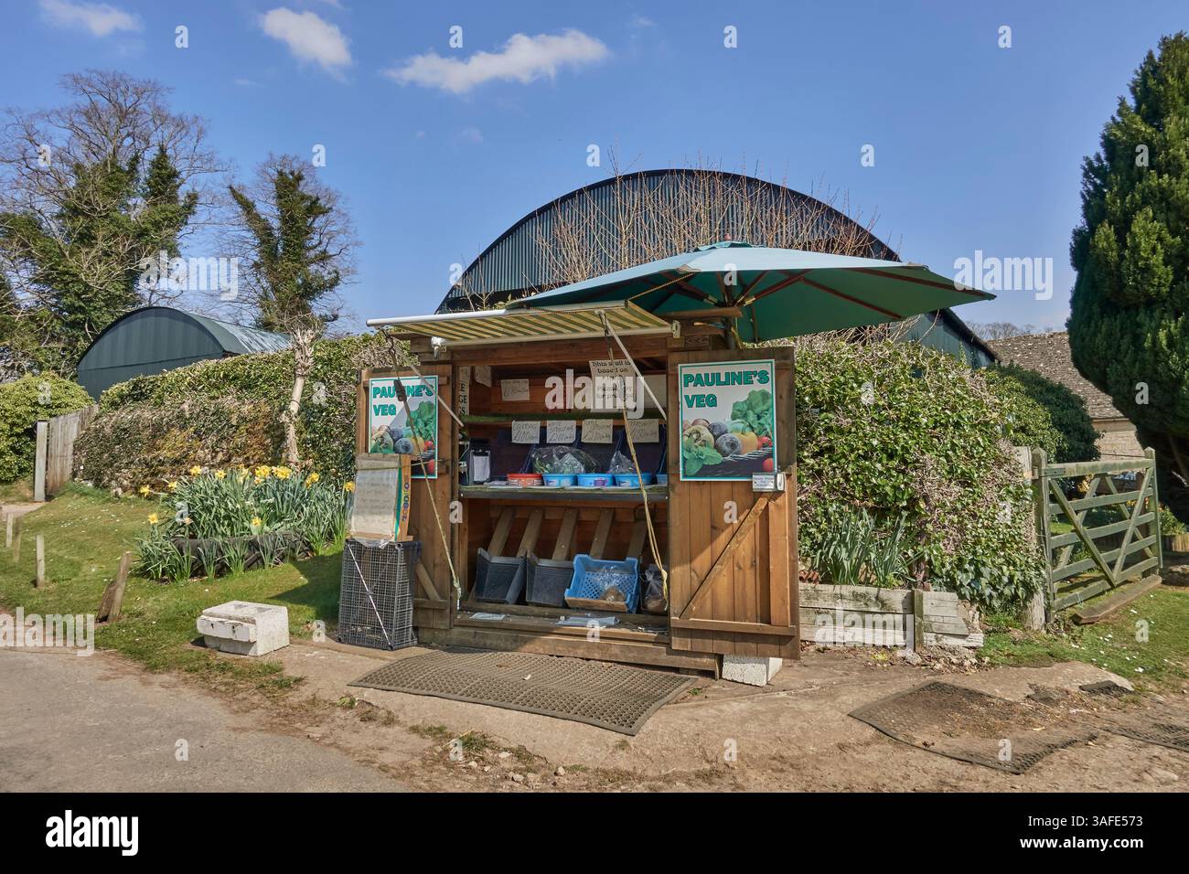 Kerbside food stall hi-res stock photography and images - Alamy