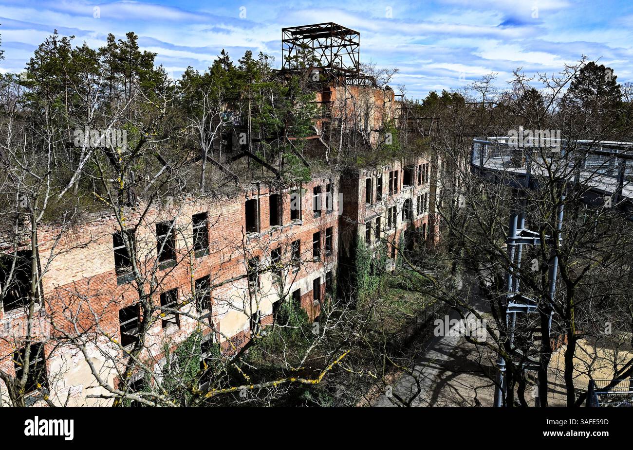 Beelitz, Germany. 07th Apr, 2025. The "Alpenhaus" on the site of the ...
