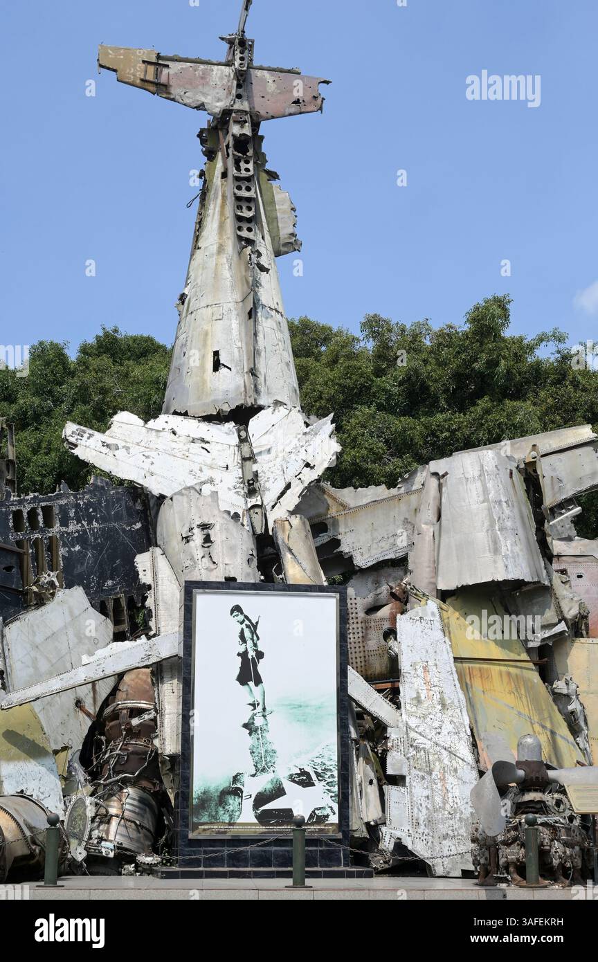 VIETNAM, Hanoi, Military Museum, military equipment and war scrap from ...