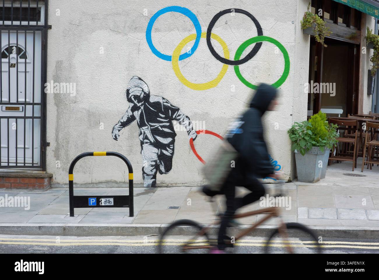 Banksy 7 jpg hi-res stock photography and images - Alamy