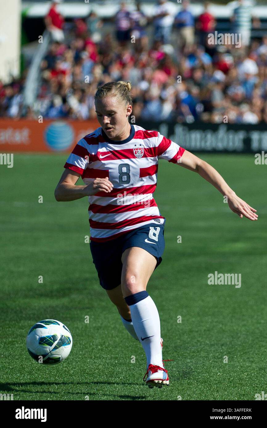 Us womens national team forward amy rodriguez 8 hi-res stock ...