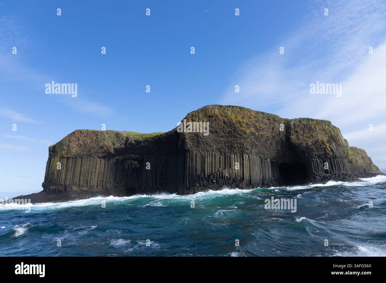 Staffa, Fingal's Cave, Island in Scotland Stock Photo - Alamy