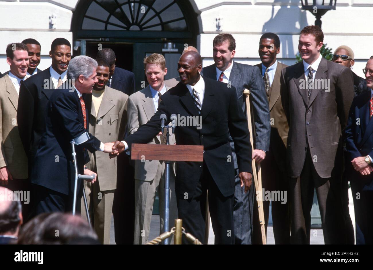 Scottie pippen michael jordan hi-res stock photography and images - Alamy