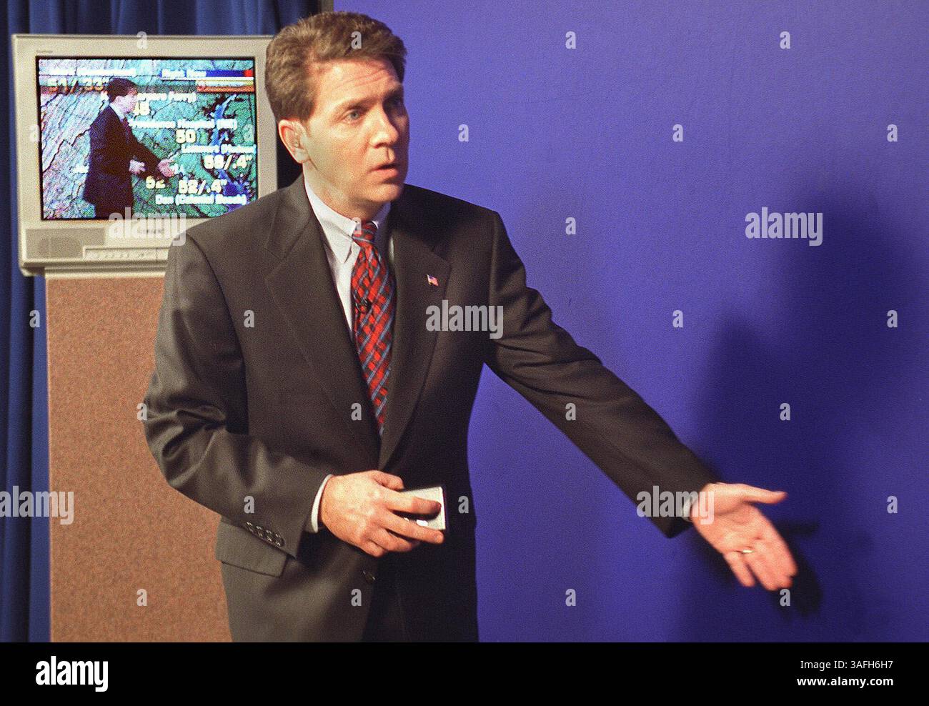 WUSA-TV's meteorologist Topper Shutt gives his weather forecast in ...